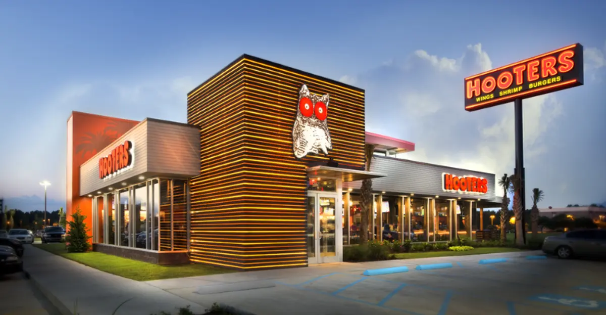 your very own hooters restaurant - NSFW Character AI Chat - group chat